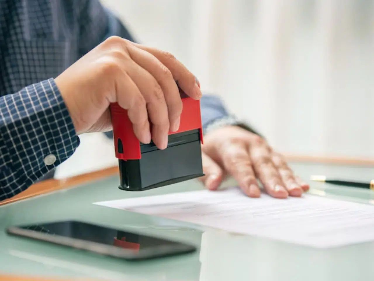 Authentication Services in Canada: Who Can Apostille a Document?